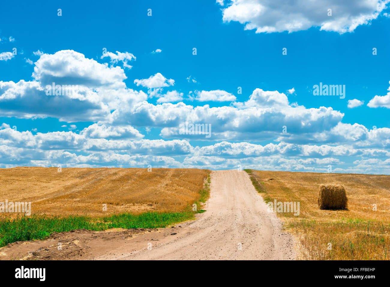 Sloping road hi-res stock photography and images - Alamy