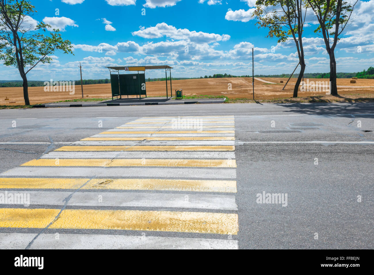 Empty bus stop hi-res stock photography and images - Alamy