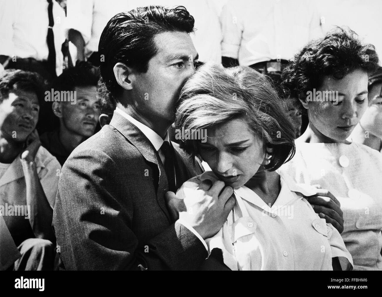HIROSHIMA MON AMOUR, 1959. /nEmmanuelle Riva as Elle and Eiji Okada as ...