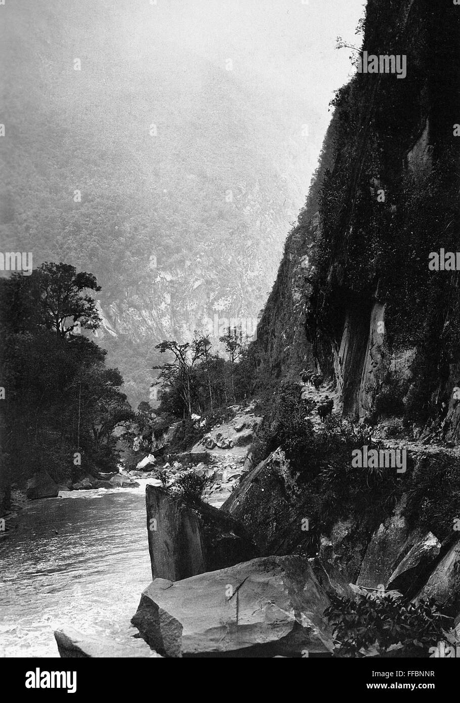 MACHU PICCHU EXPEDITION. /nThe Yale Peruvian Expedition to the Inca ...