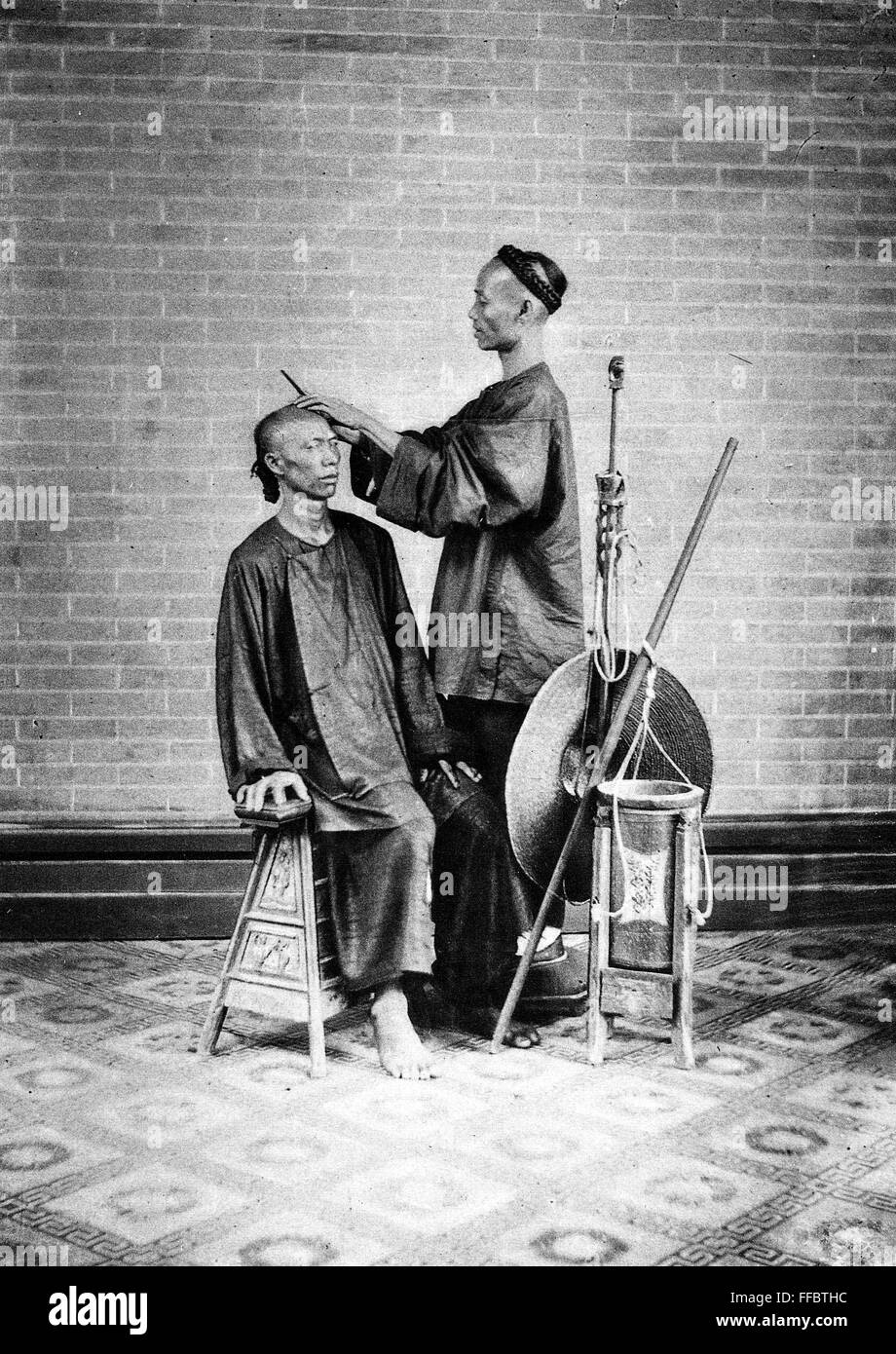 China chinese barber hi-res stock photography and images - Alamy