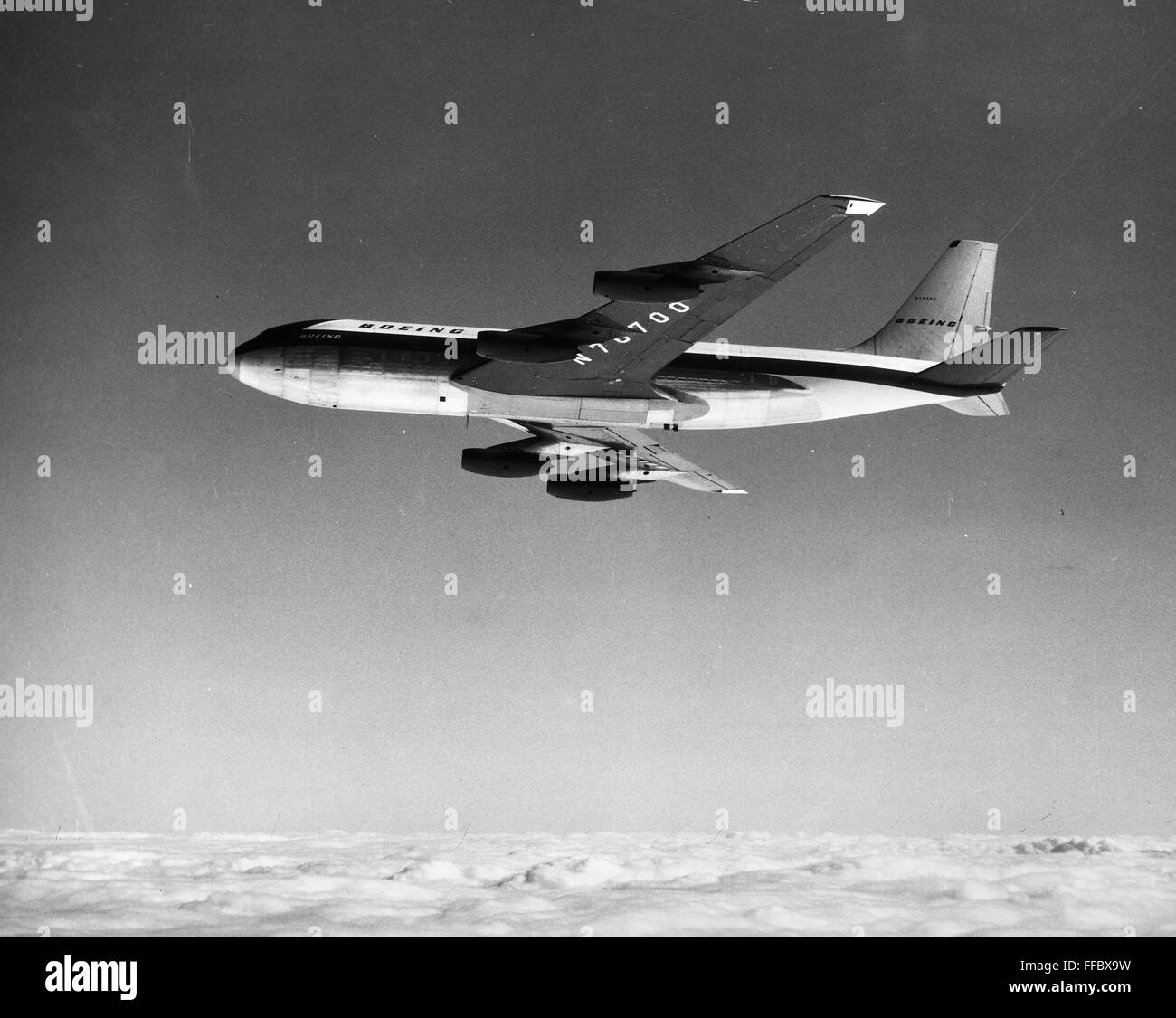 BOEING 707 TEST FLIGHT. /nTest flight of the Boeing 707 jet airliner ... BOEING 707 TEST FLIGHT. /nTest flight of the Boeing 707 jet airliner ...