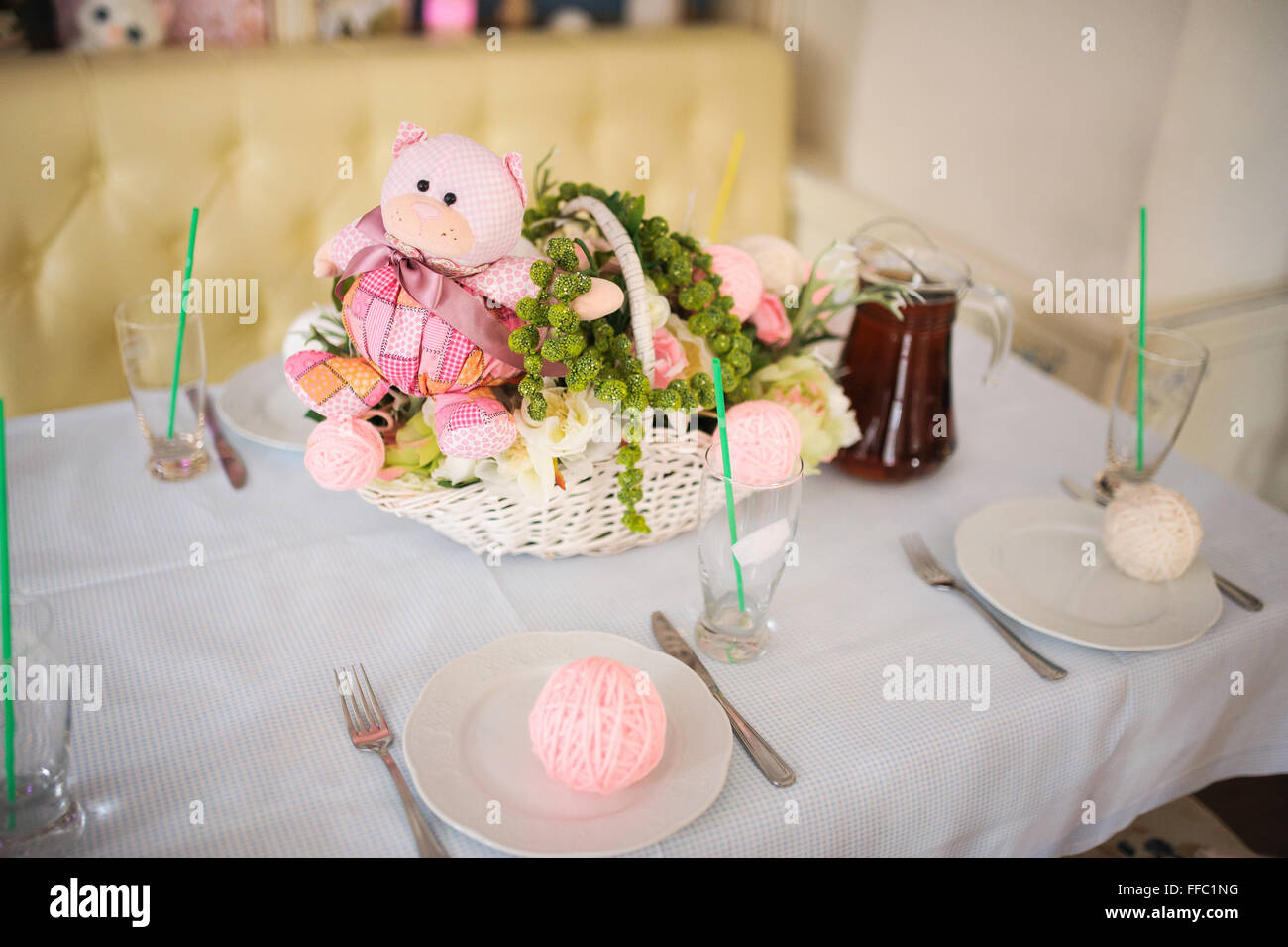 Boy setting table dinner hi-res stock photography and images - Alamy
