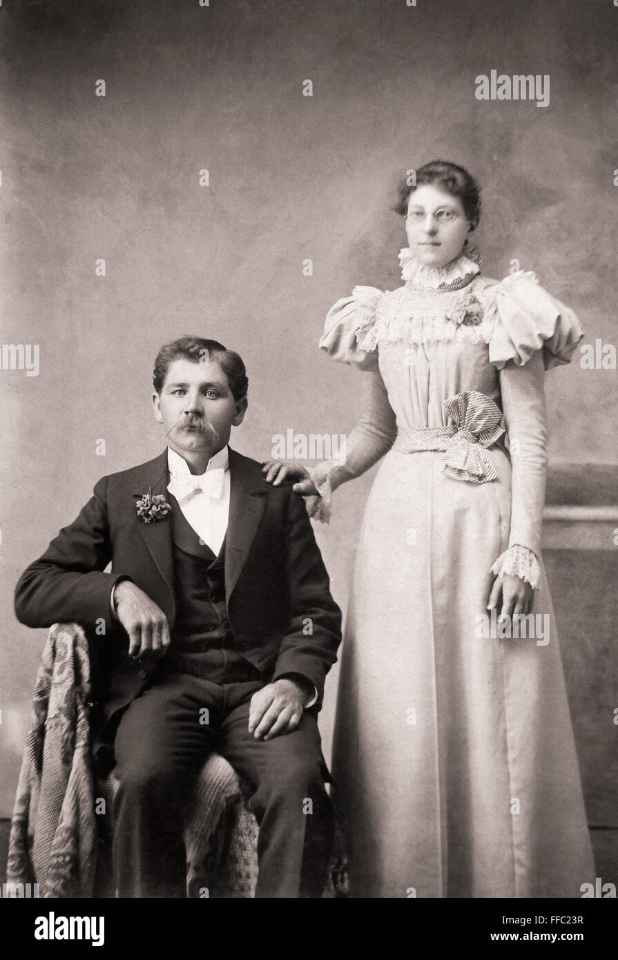 AMERICAN COUPLE, 1880s/nStudio photograph Stock Photo - Alamy