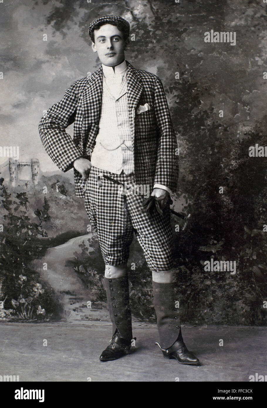 1900s mens fashion hi-res stock photography and images - Alamy