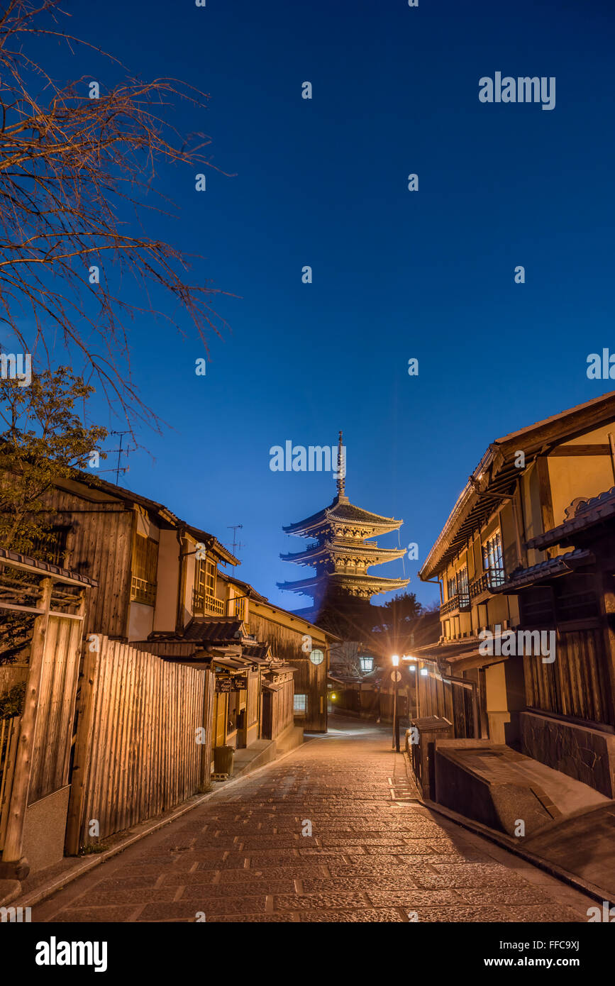 Yasaka pagoda hi-res stock photography and images - Alamy