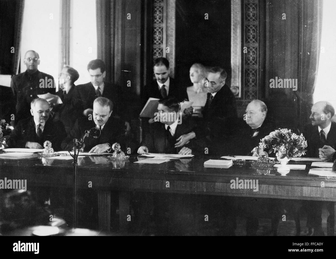 Signing of a treaty hi-res stock photography and images - Alamy