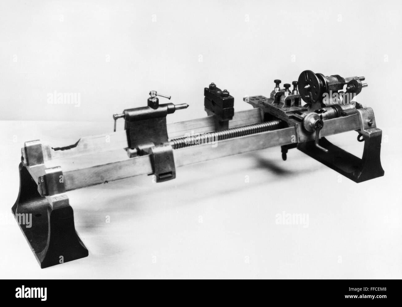 SCREW-CUTTING LATHE, c1800. /nModel of the first screw-cutting lathe ... SCREW-CUTTING LATHE, c1800. /nModel of the first screw-cutting lathe ...