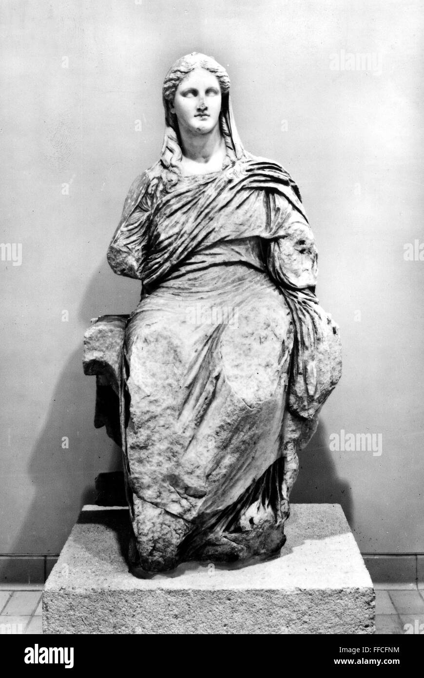 Demeter seated hi-res stock photography and images - Alamy