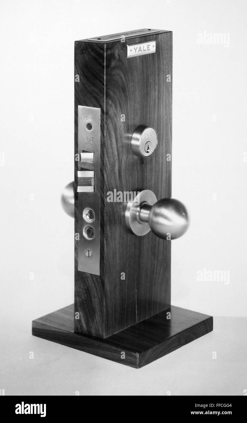 YALE LOCK. /nAn American Yale 8000 Series mortise lock with pin tumbler ... YALE LOCK. /nAn American Yale 8000 Series mortise lock with pin tumbler ...