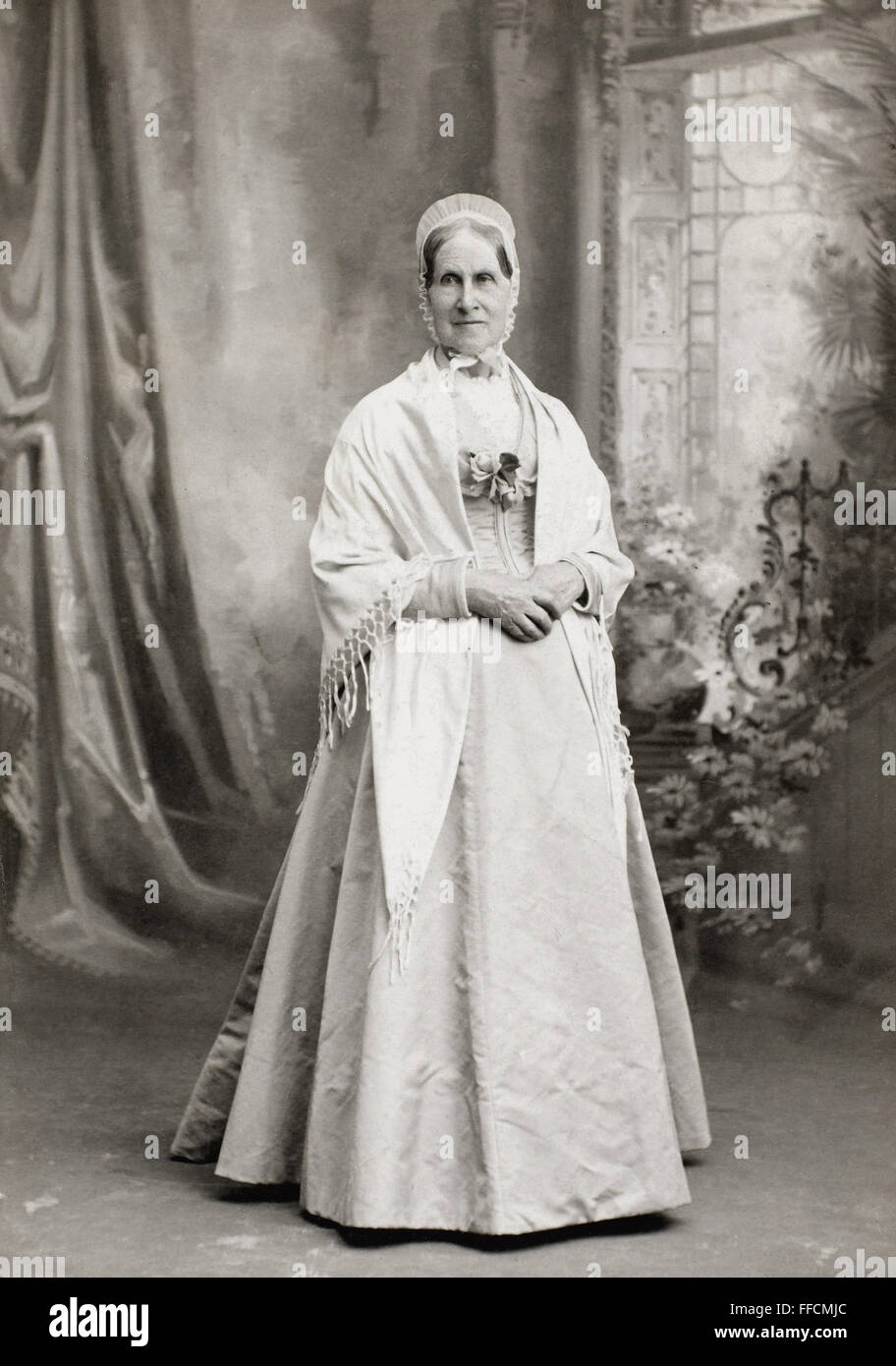 QUAKER WOMAN, NEW ENGLAND. /nOriginal cabinet photograph, New Bedford ...