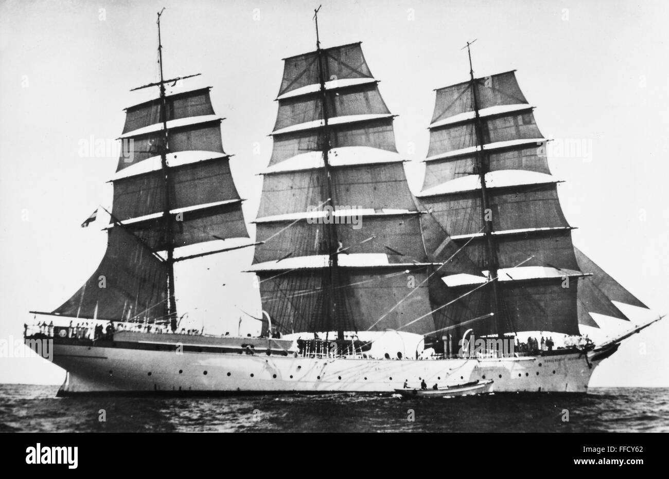TRAINING SHIP DEUTSCHLAND. /nThe German fullrigged 'Schulschiff ...