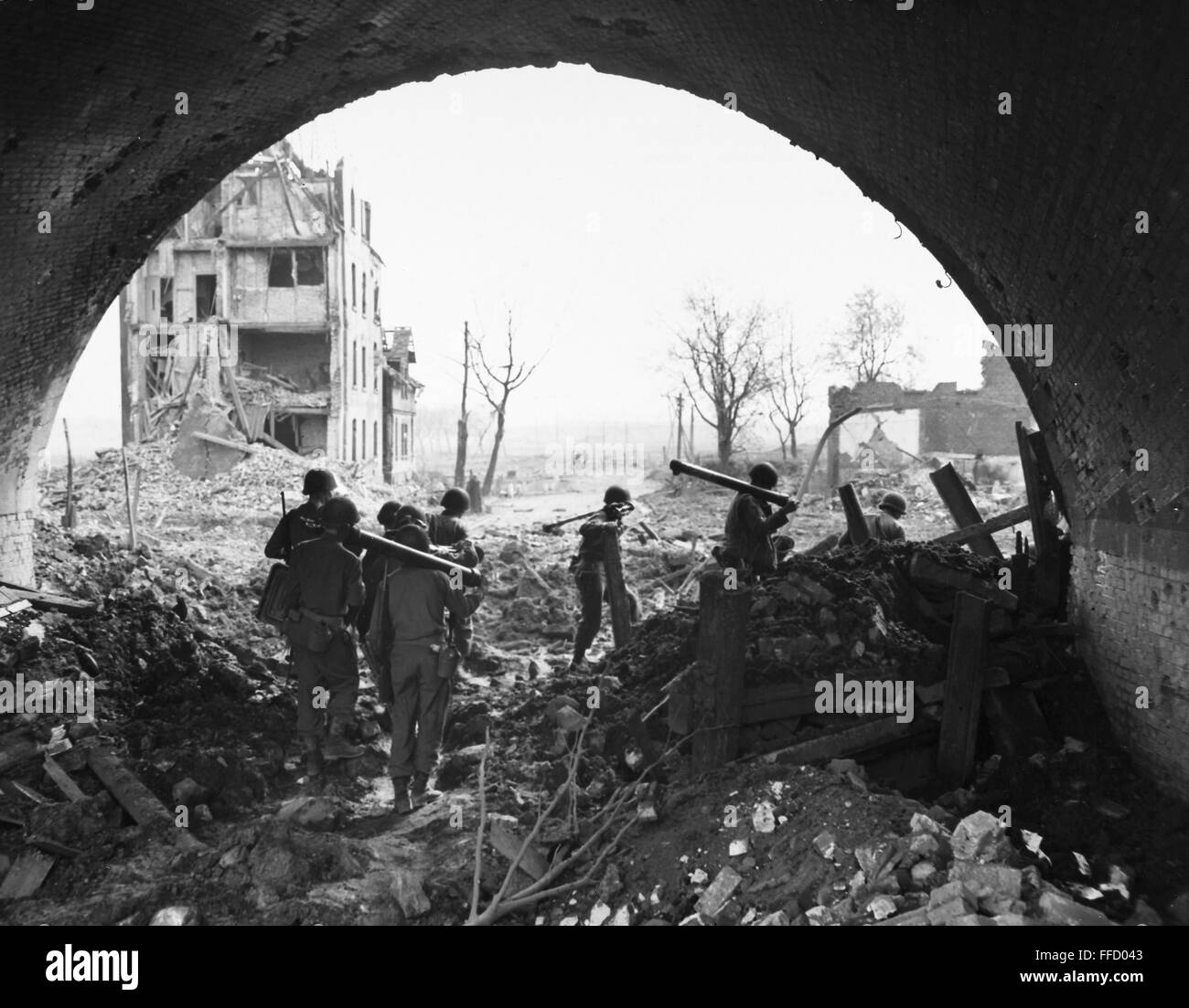 WORLD WAR II: DORTMUND. /nMortar section of the 95th Infantry Division ...