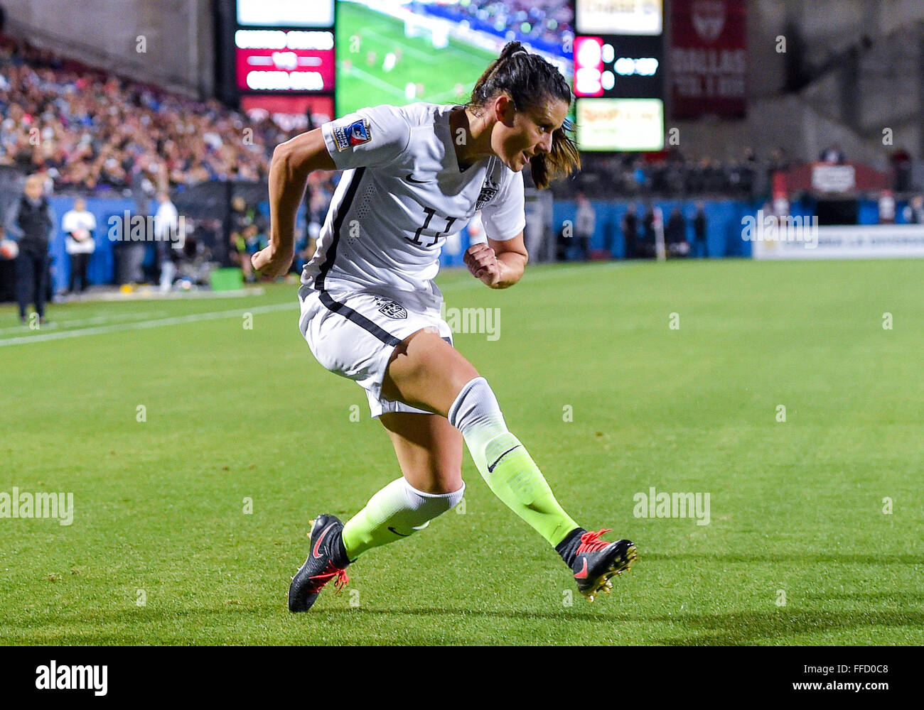 USA Defender Ali Krueger (11) with the ball during the 2016 CONCACAF ...
