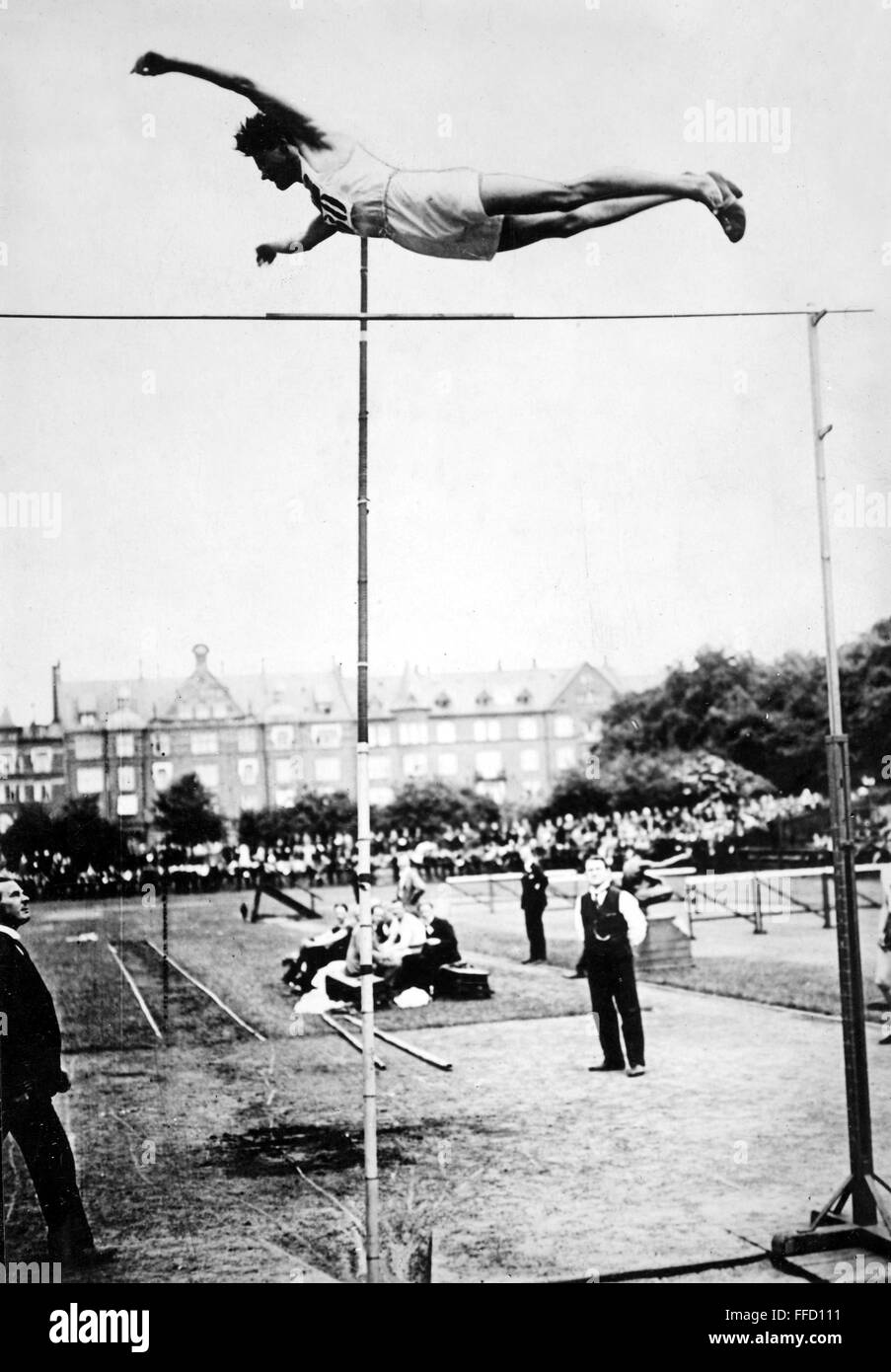 POLE VAULT: CHARLES HOFF. /nNorwegian athlete Charles Hoff clears the ...