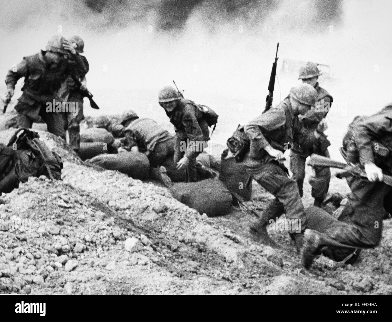 VIETNAM WAR: TAKING COVER. Members of the U.S. 1st Cavalry Unit take ...