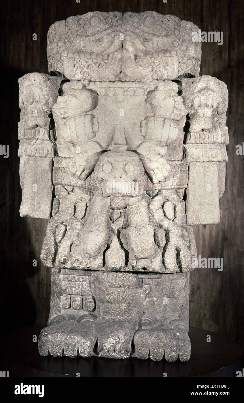 Aztec statue huitzilopochtli hi-res stock photography and images - Alamy