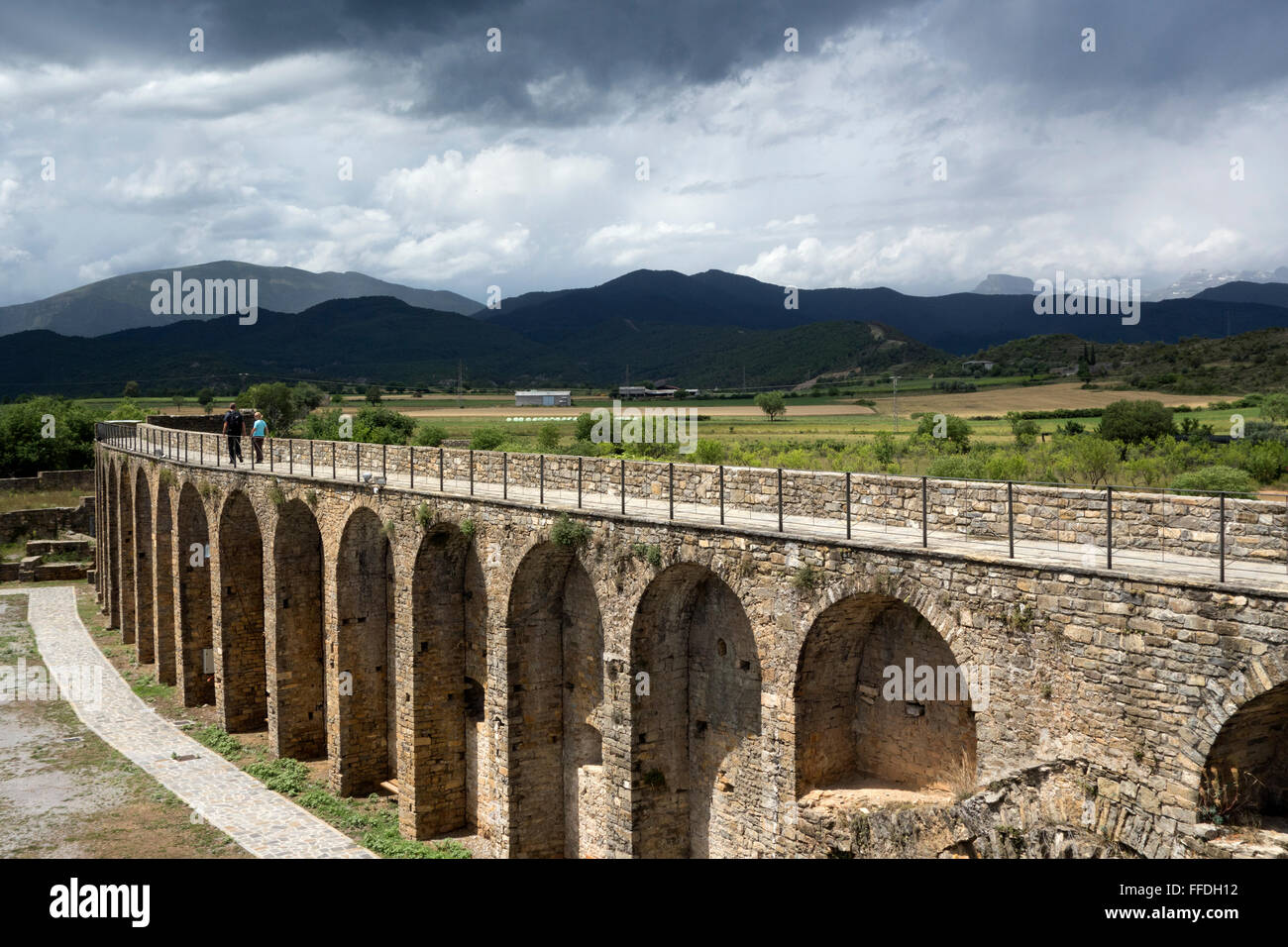 Fortress ramparts. Aínsa castle. Huesca. Aragón. Spain Stock Photo - Alamy