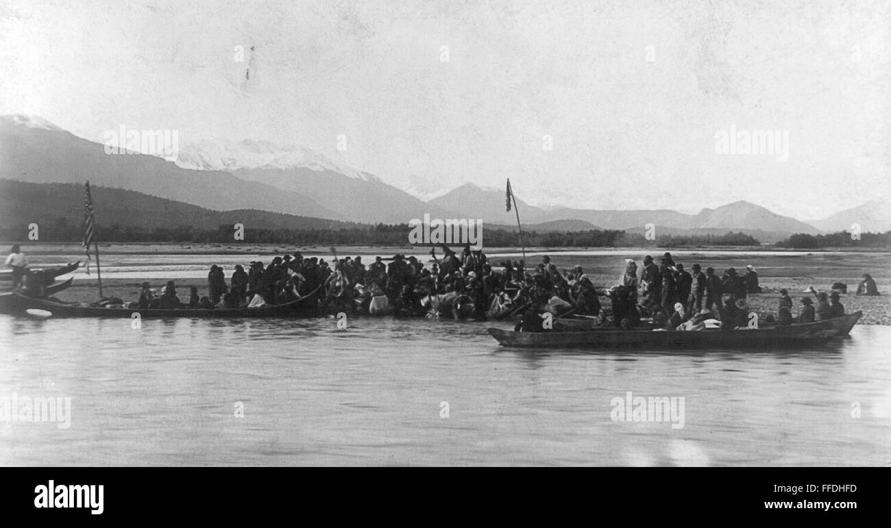 Potlatch tribe hi-res stock photography and images - Alamy