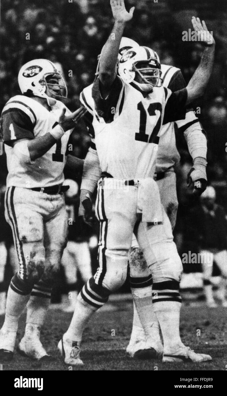 JOE NAMATH (1943-). /nAmerican football player. Namath during a game ...