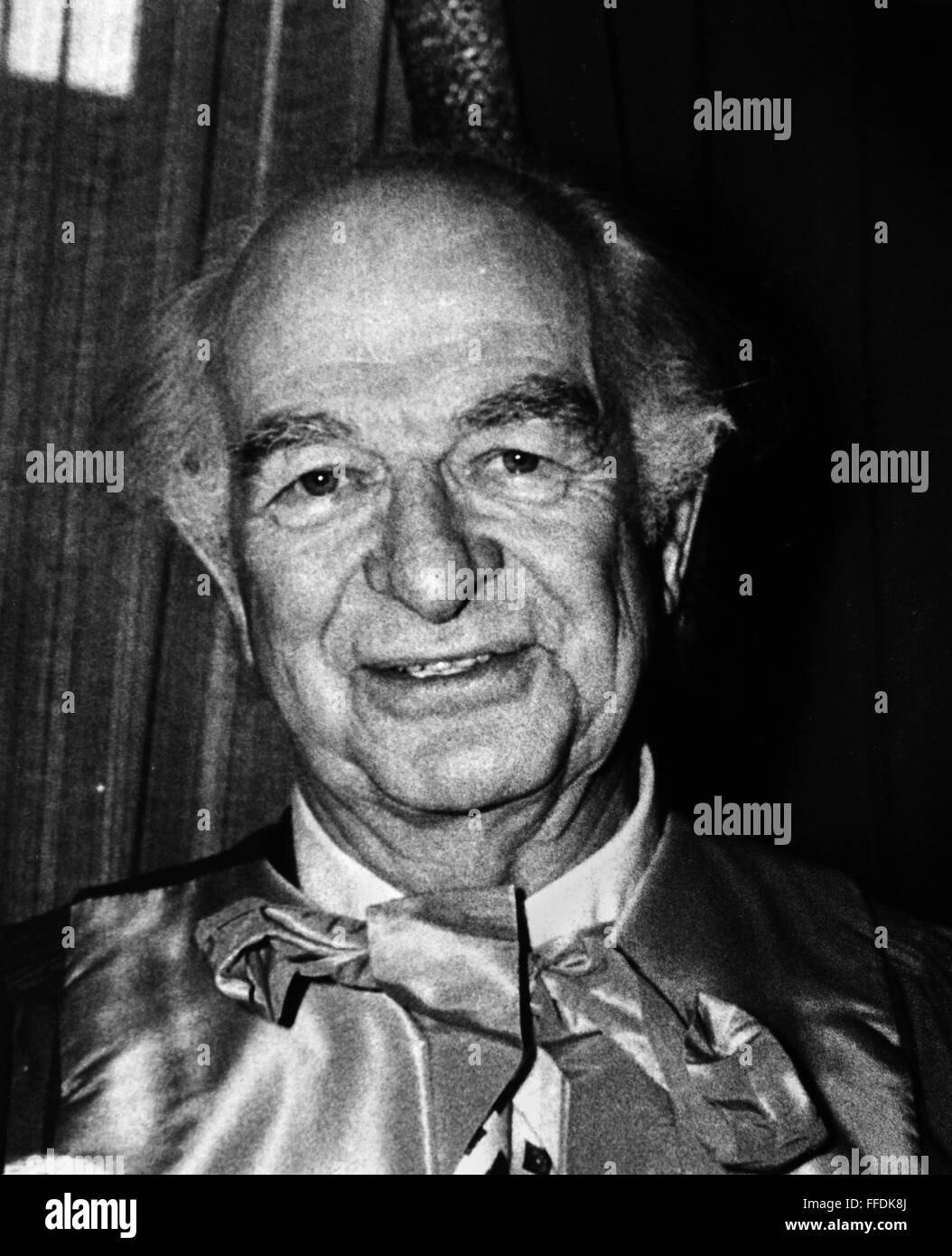 LINUS PAULING (1901-1994)./nAmerican chemist and humanitarian ...