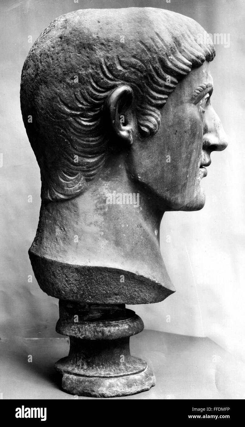 Roman emperor constantine the great hi-res stock photography and images ...
