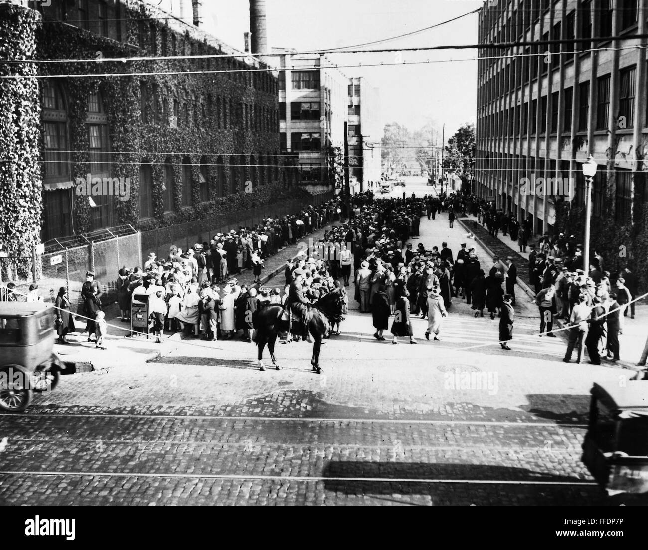 THOMAS EDISON (1847-1931). /nAmerican inventor. Crowd outside of Edison ...