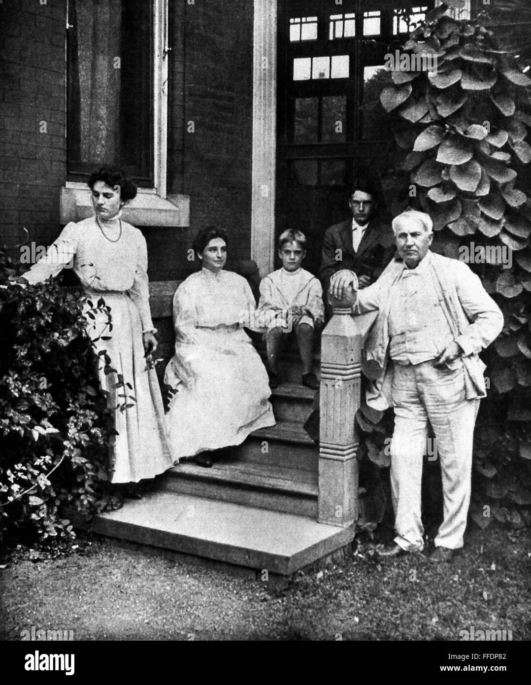 EDISON AND FAMILY, 1907. /nAmerican inventor Thomas Edison and his ...