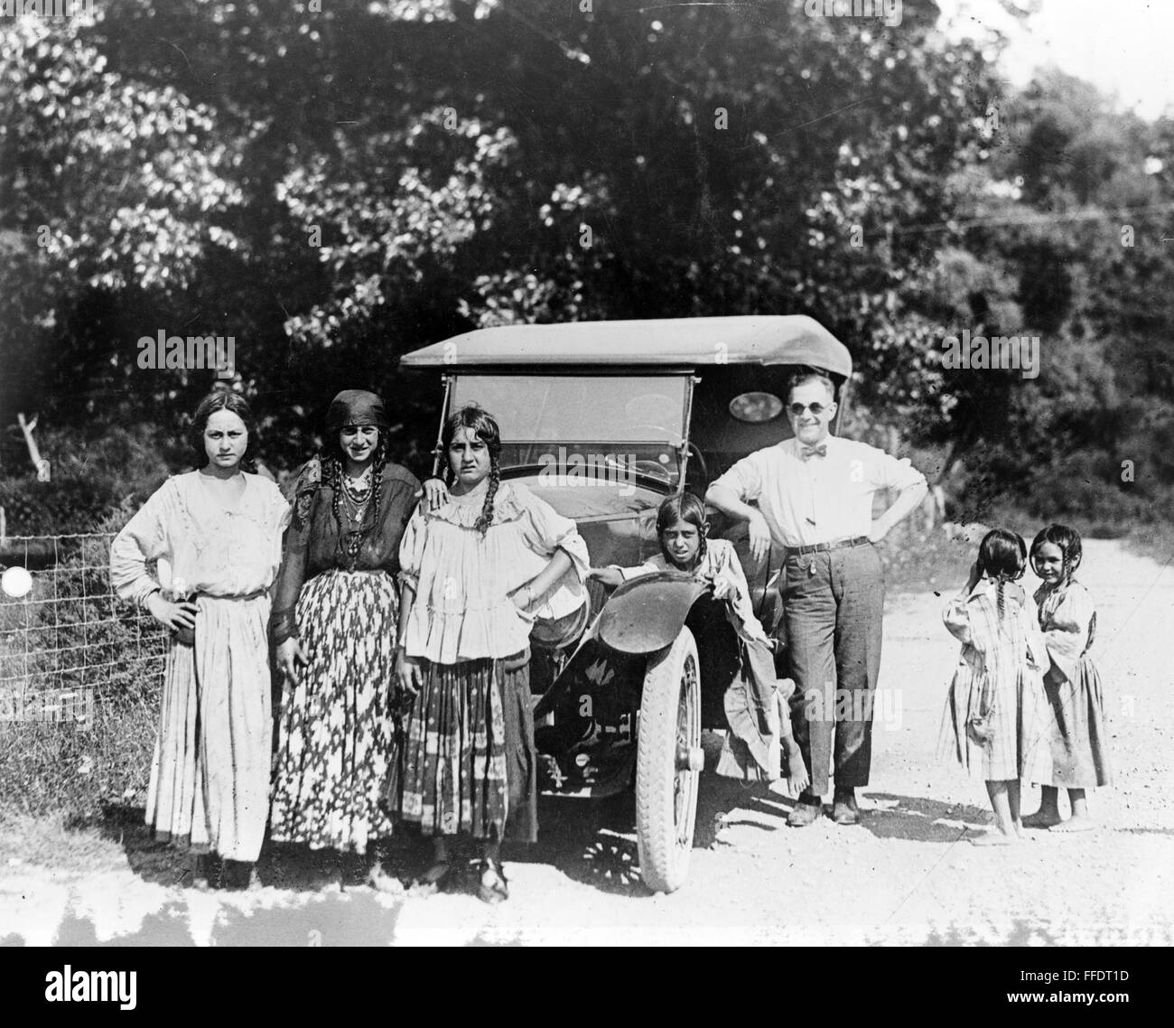 GYPSY FAMILY, c1920 Stock Photo - Alamy