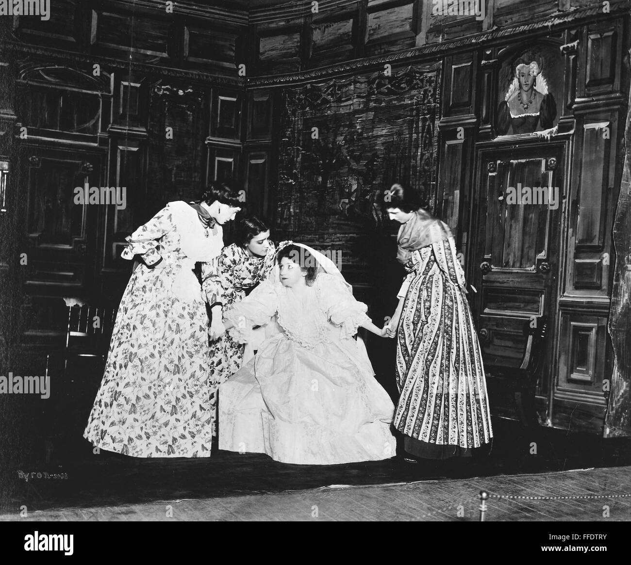 Minnie Maddern Fiske N1865 1932 American Actress Fiske Performing In The Play Tess Of The