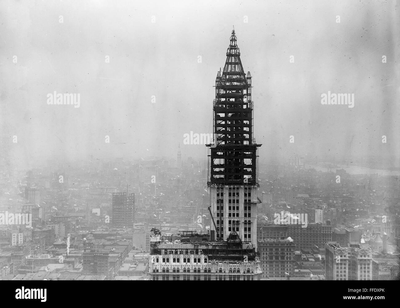 WOOLWORTH BUILDING, 1912. /nTower construction for the Woolworth ...