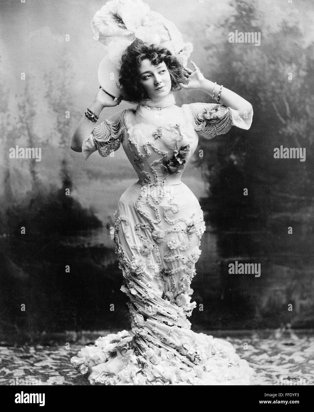 ANNA HELD (1865?-1918). /nAmerican (Polish-born) entertainer ...