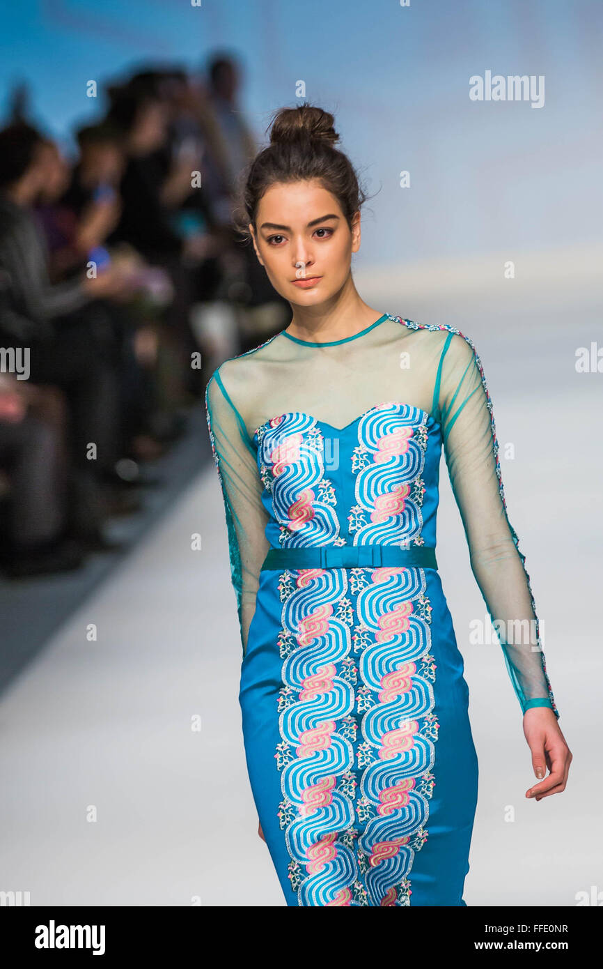 Fashion show models myanmar hi-res stock photography and images - Alamy