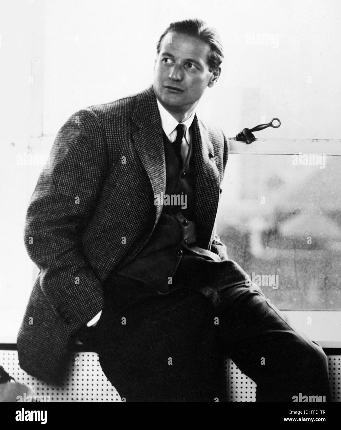 HANS KNOLL (1914-1955). /nGerman-American furniture designer ...