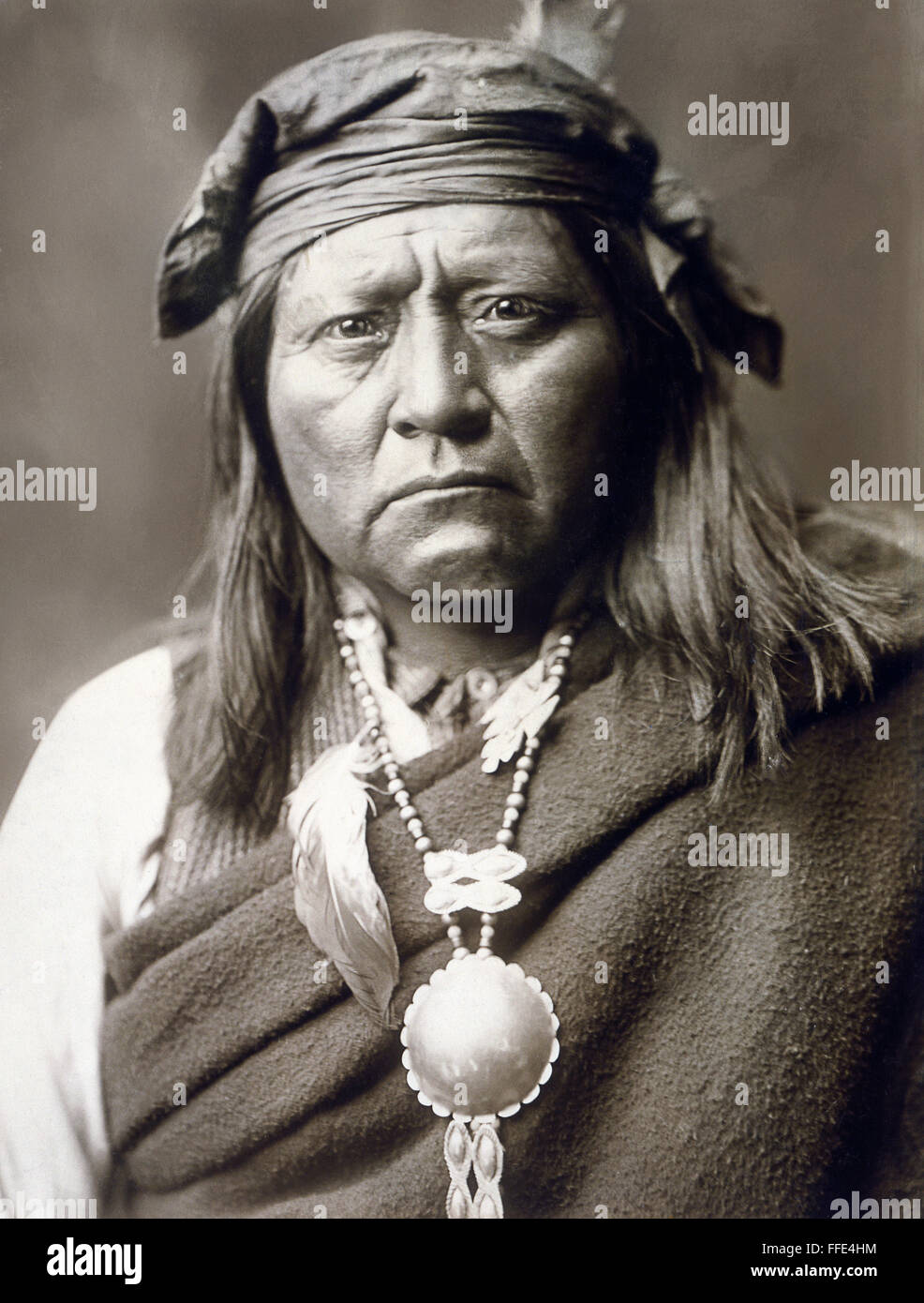 APACHE MAN, c1903. /nPortrait of Oz Sue, a member of the Apache tribe ... APACHE MAN, c1903. /nPortrait of Oz Sue, a member of the Apache tribe ...
