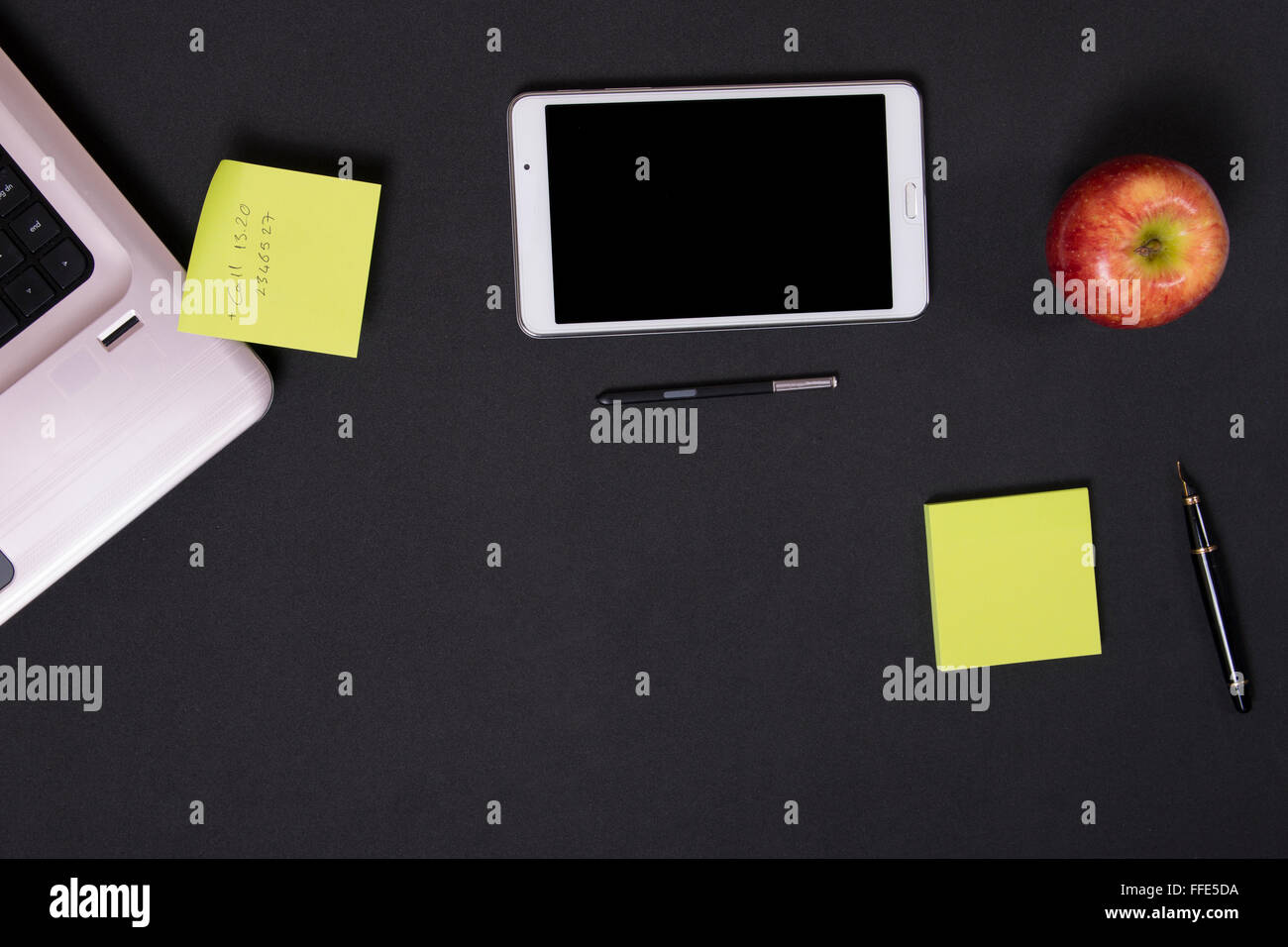 office desk tablet pc Stock Photo - Alamy