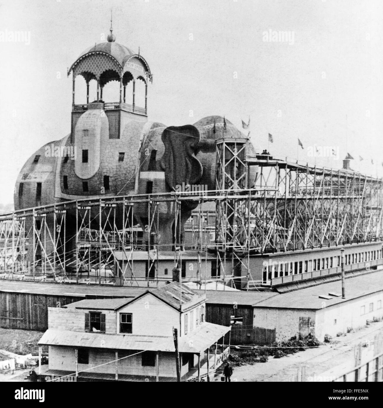 Early 1900s amusement park hi-res stock photography and images - Alamy
