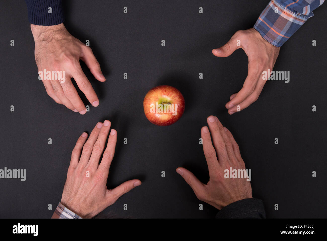 Hands for success hi-res stock photography and images - Alamy