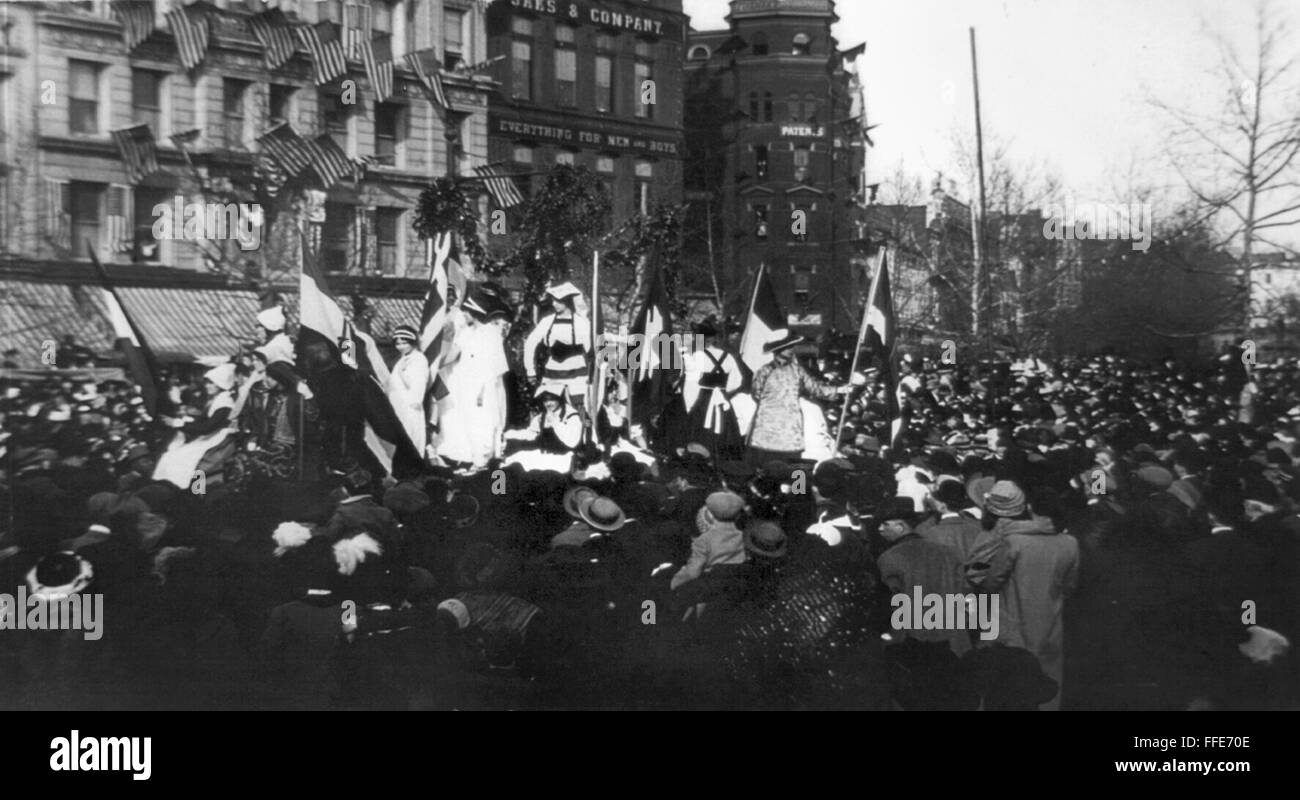 SUFFRAGE PARADE, 1913. /nCrowd breaking up the women's suffrage parade ...