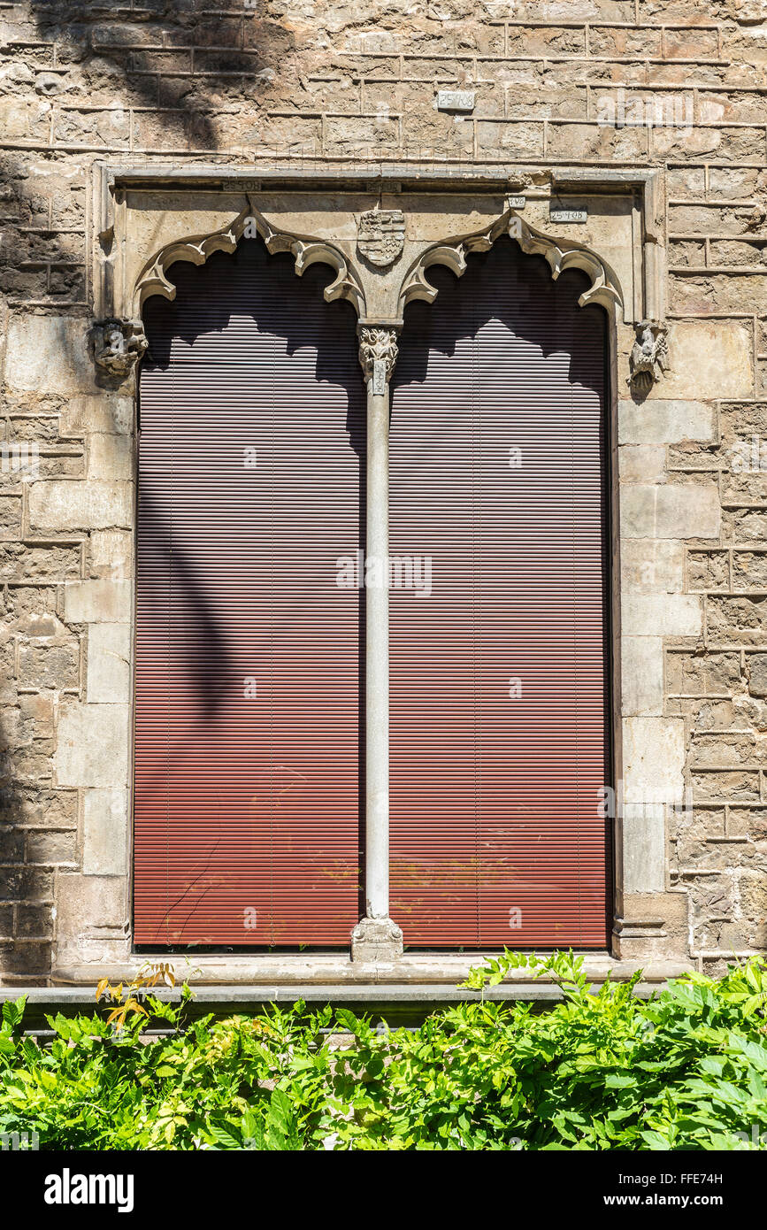 Medieval window palace hi-res stock photography and images - Alamy