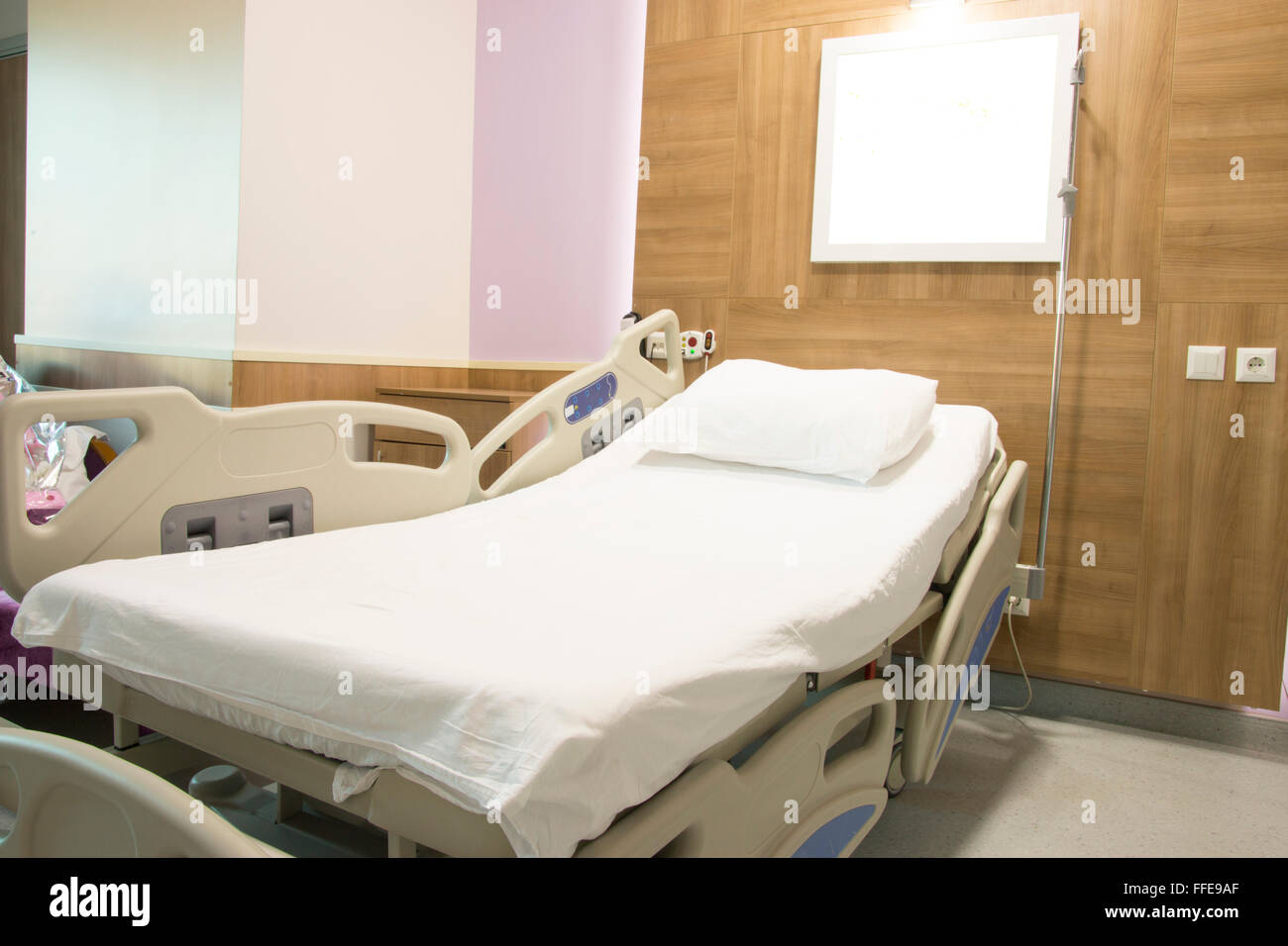 hospital bed and room Stock Photo - Alamy