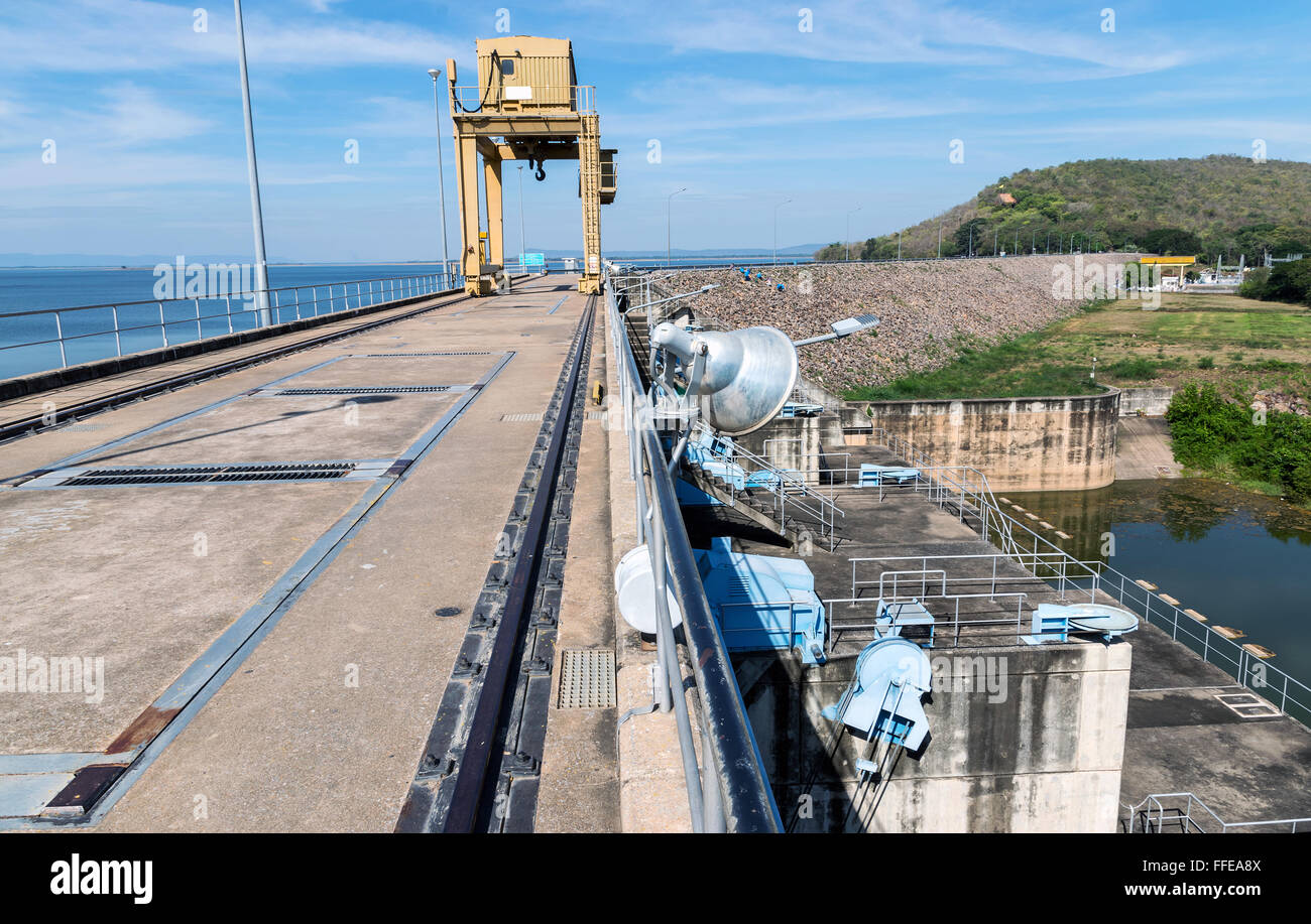 Dams store water for agriculture Stock Photo - Alamy