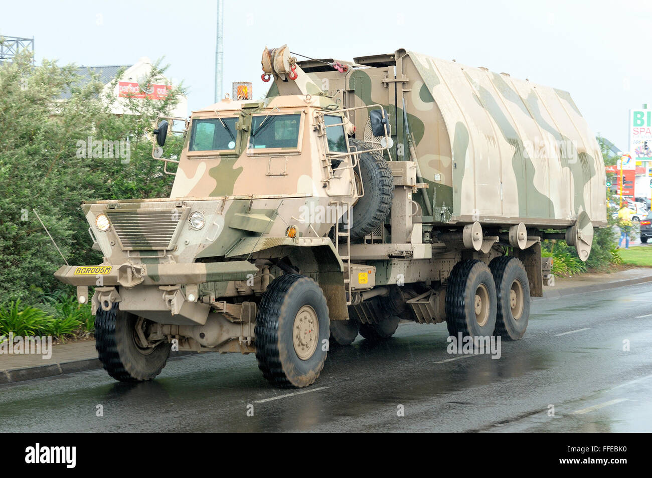 Armoured truck hi-res stock photography and images - Alamy
