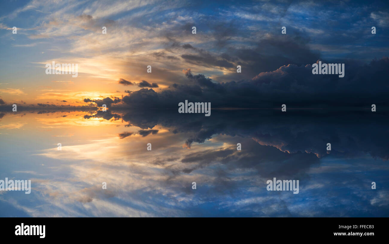 Still large clouds hi-res stock photography and images - Alamy