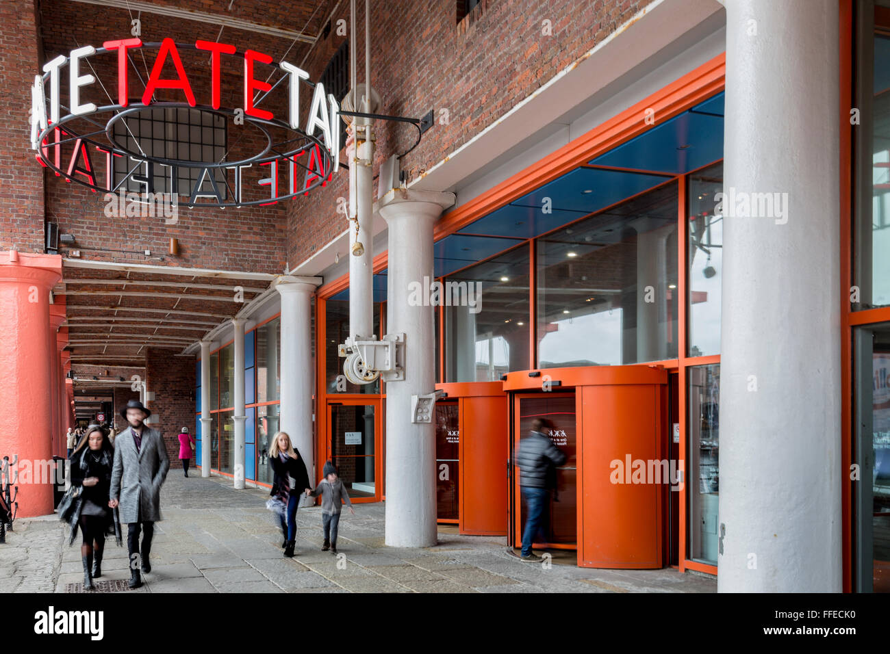 Tate liverpool albert dock hi-res stock photography and images - Alamy