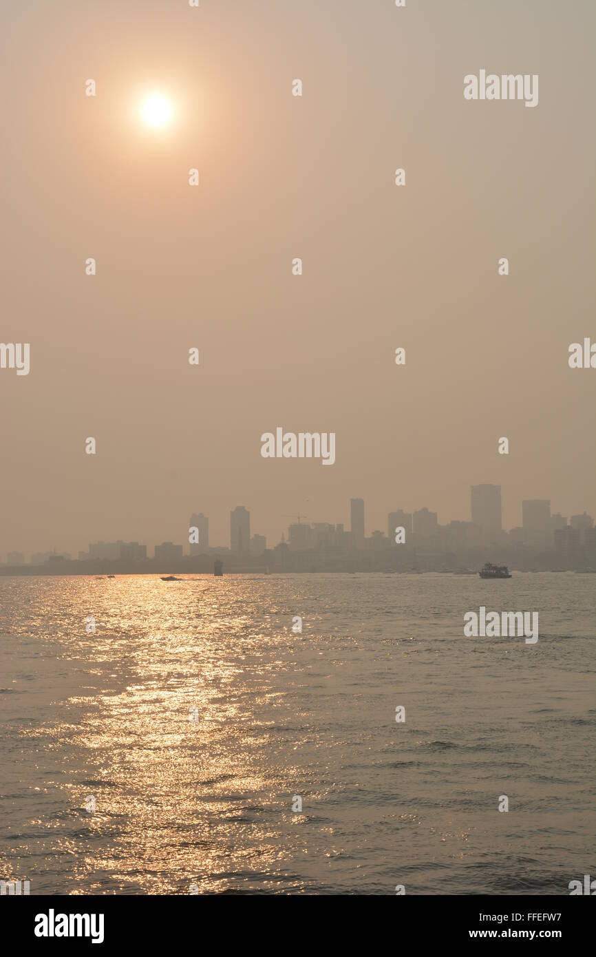 Mumbai pollution hi-res stock photography and images - Alamy