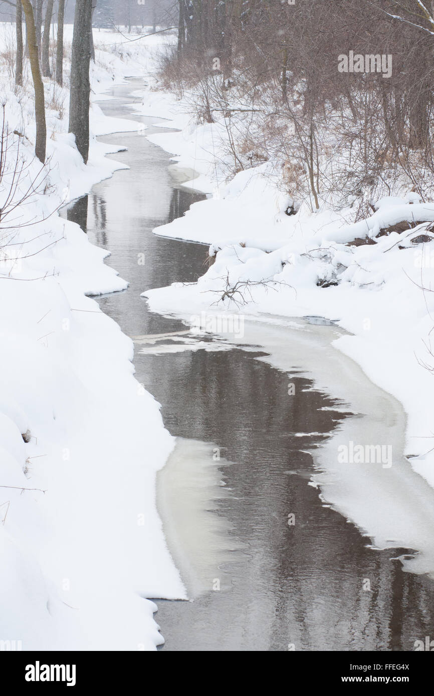 Land covered in ice hi-res stock photography and images - Alamy