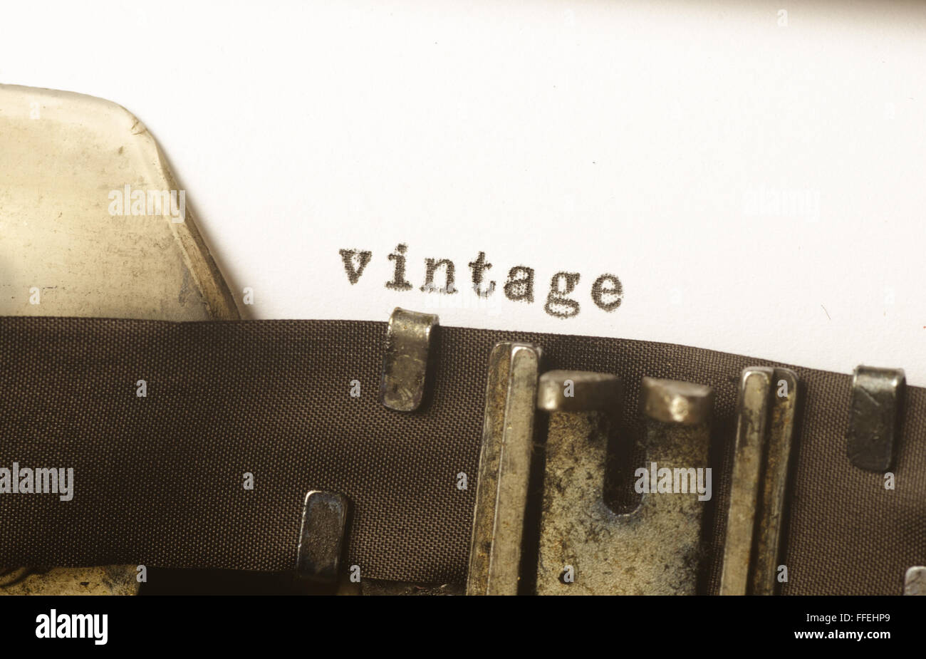 word vintage written on old typewriter Stock Photo - Alamy