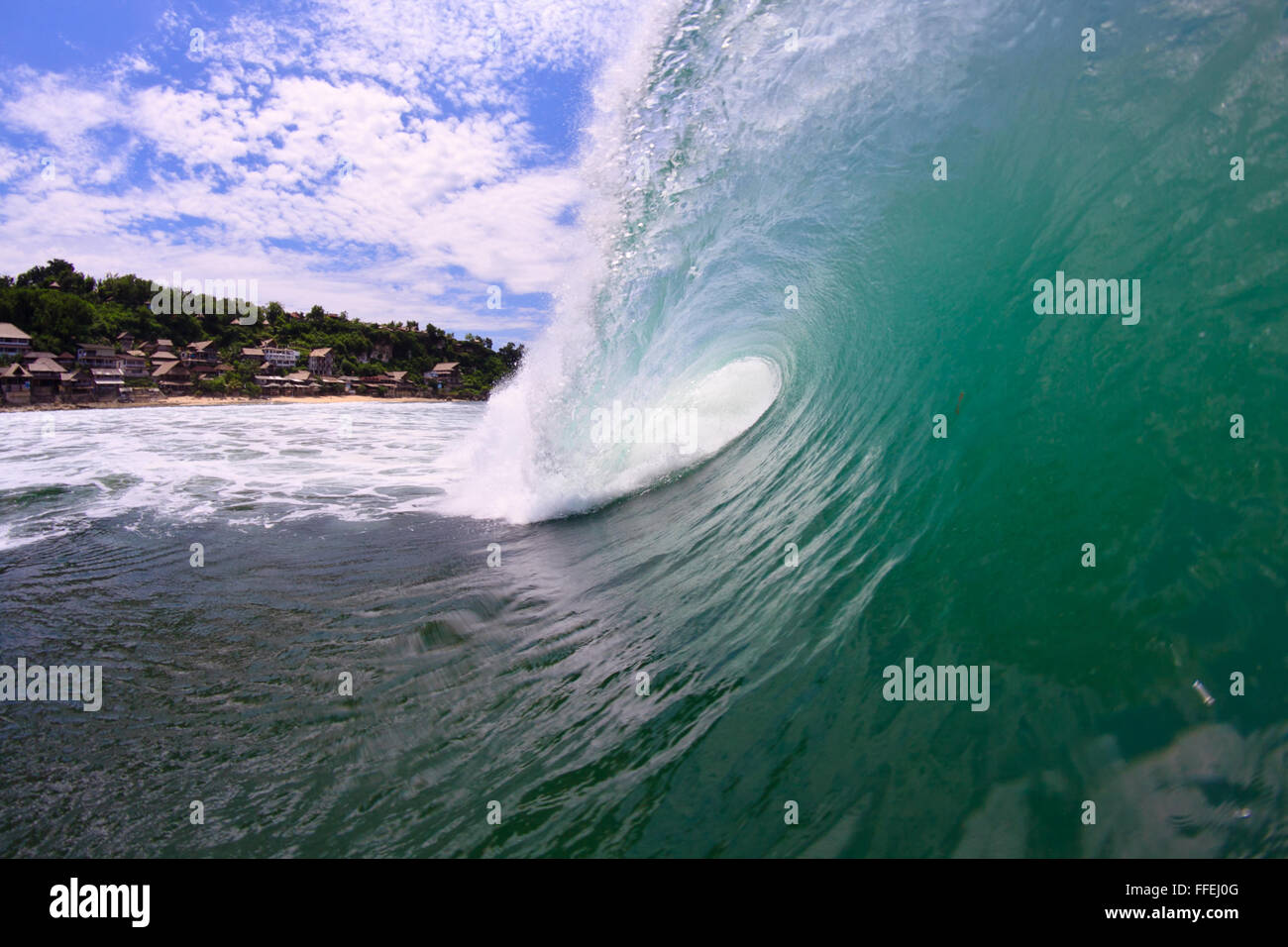 Spray from a wave hi-res stock photography and images - Alamy