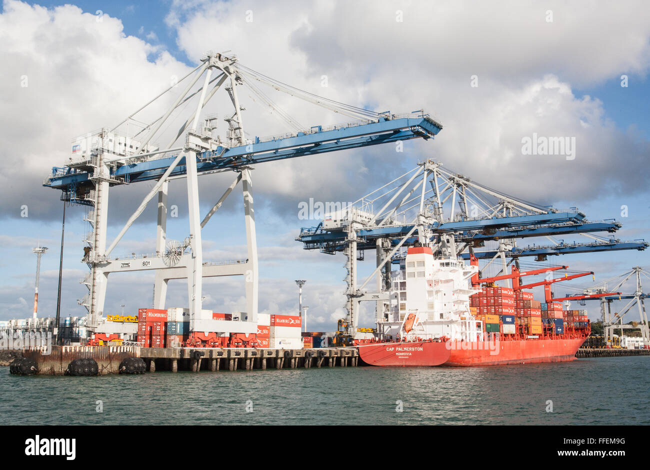 Container ships at Fergusson Wharf, Port of Auckland, New Zealand Stock ...